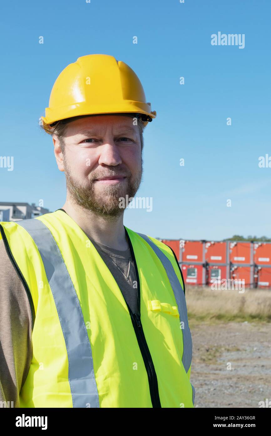 Man at construction site hi-res stock photography and images - Alamy