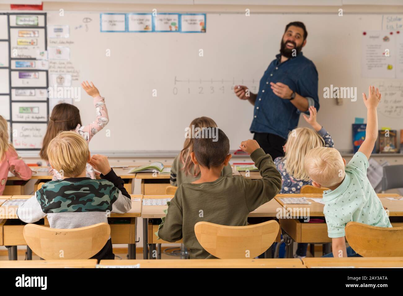 Asian pupil classroom hi-res stock photography and images - Alamy