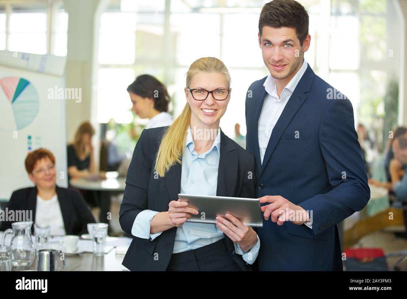 Business team tablet pc computers hi-res stock photography and images ...
