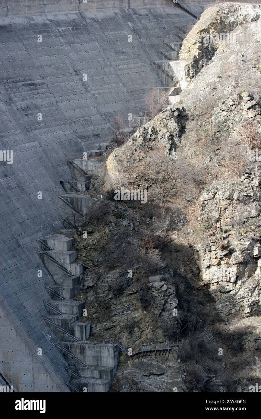 Dam renovation hi-res stock photography and images - Alamy