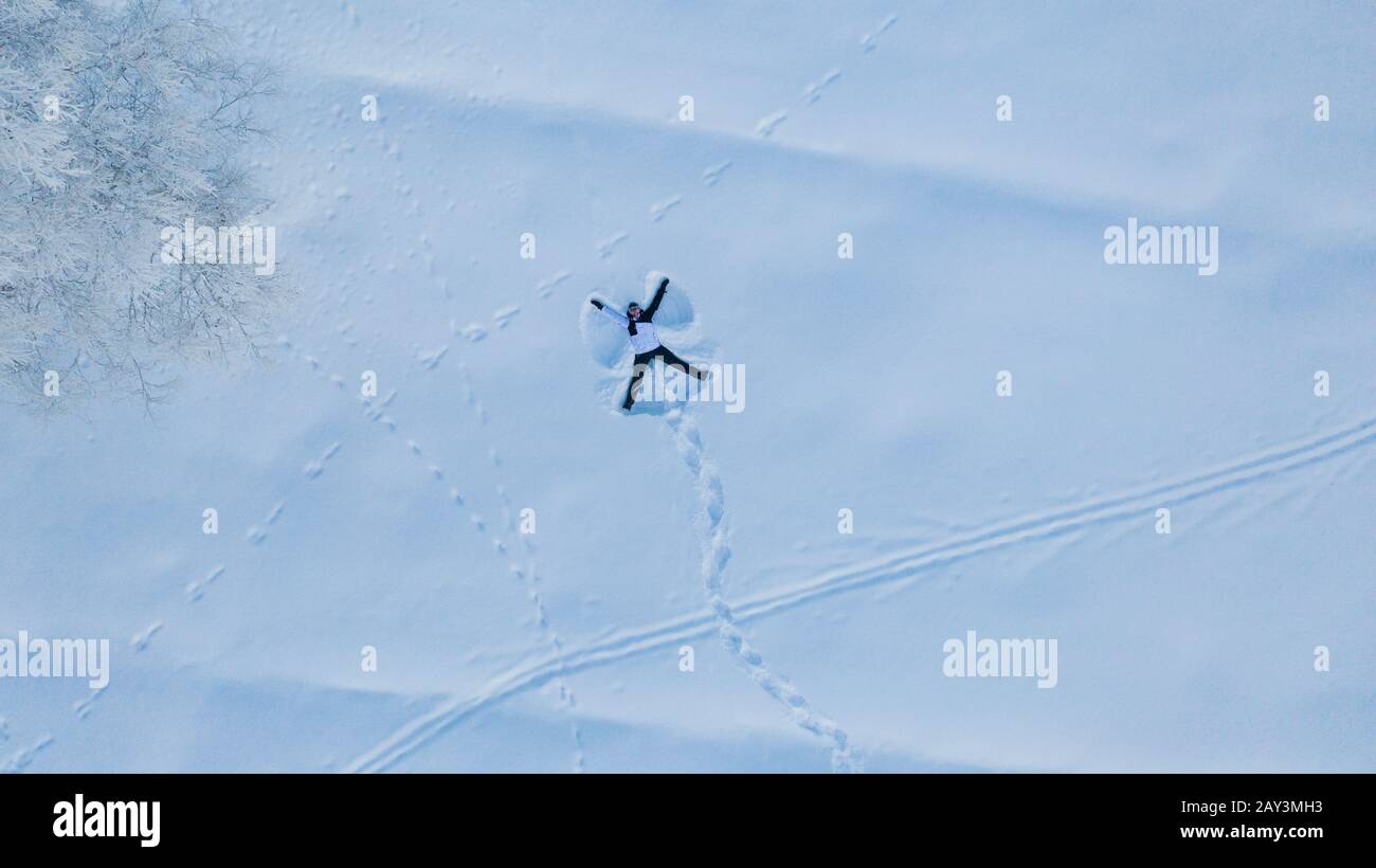 Snow angel hi-res stock photography and images - Alamy