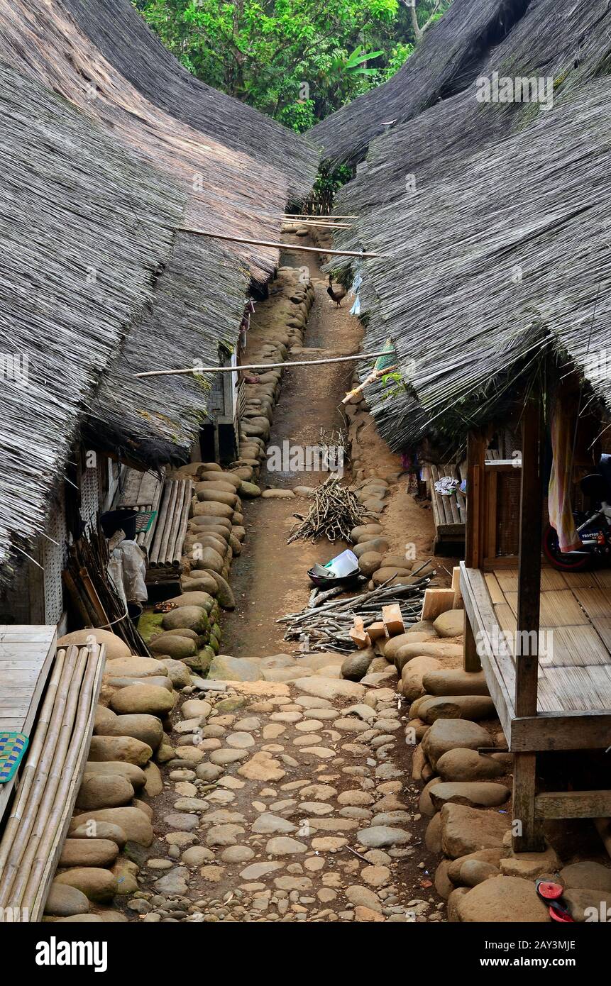 Indonesia road construction hi-res stock photography and images - Alamy