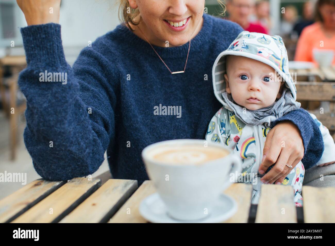 Baby parent hi-res stock photography and images - Alamy