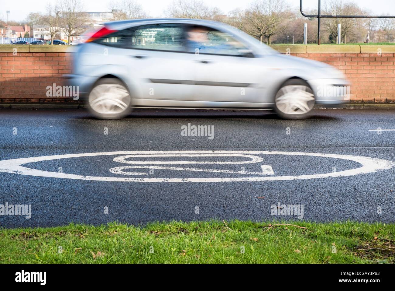 20 speed limit sign hi-res stock photography and images - Alamy