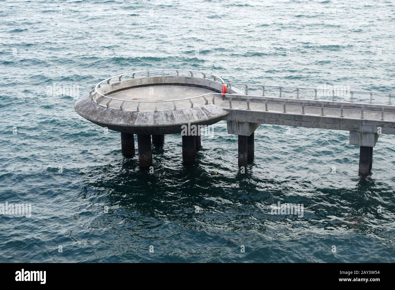 Observation pier at Marina Barrage, Singapore Stock Photo - Alamy