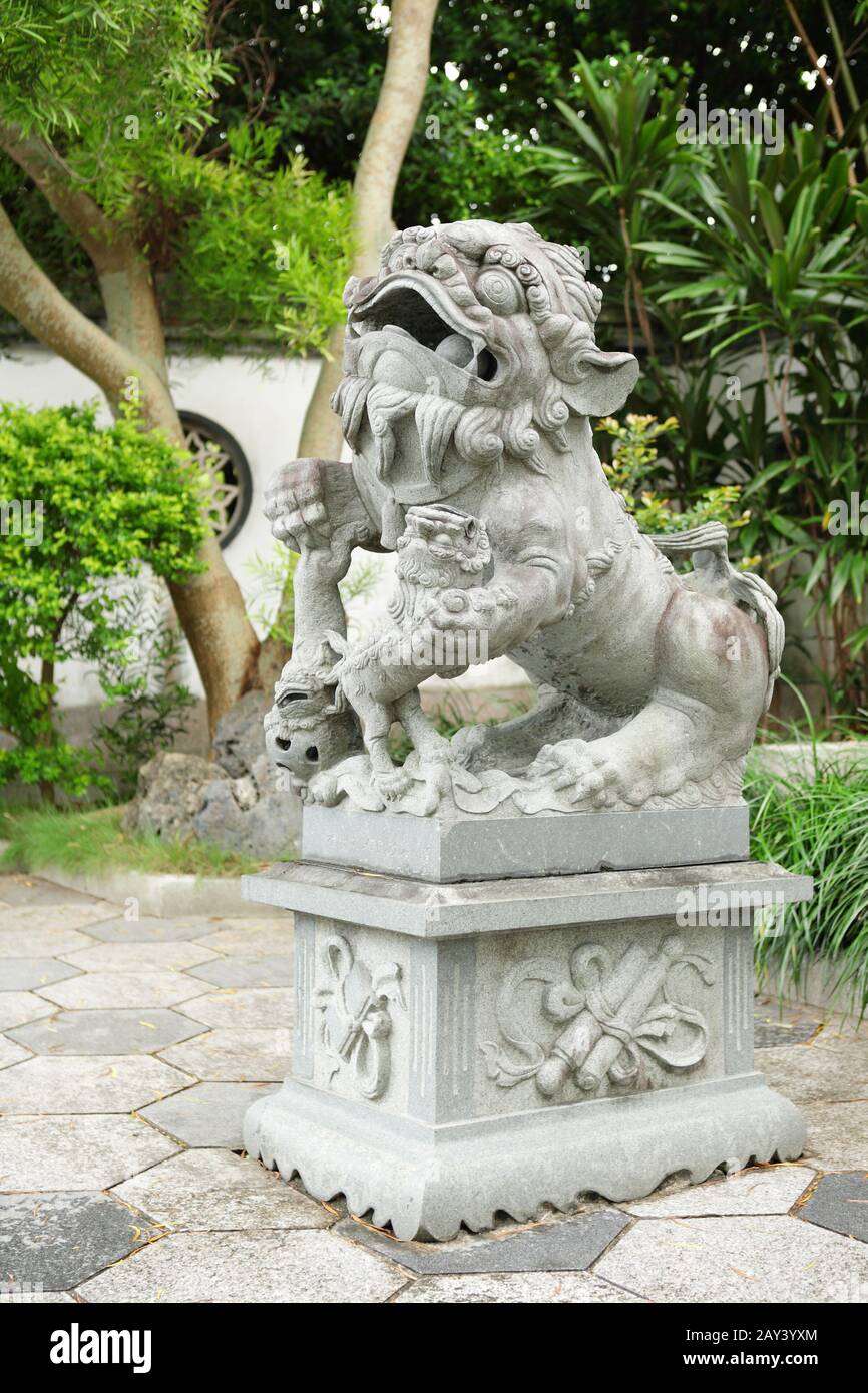 Lion stone logo hi-res stock photography and images - Alamy