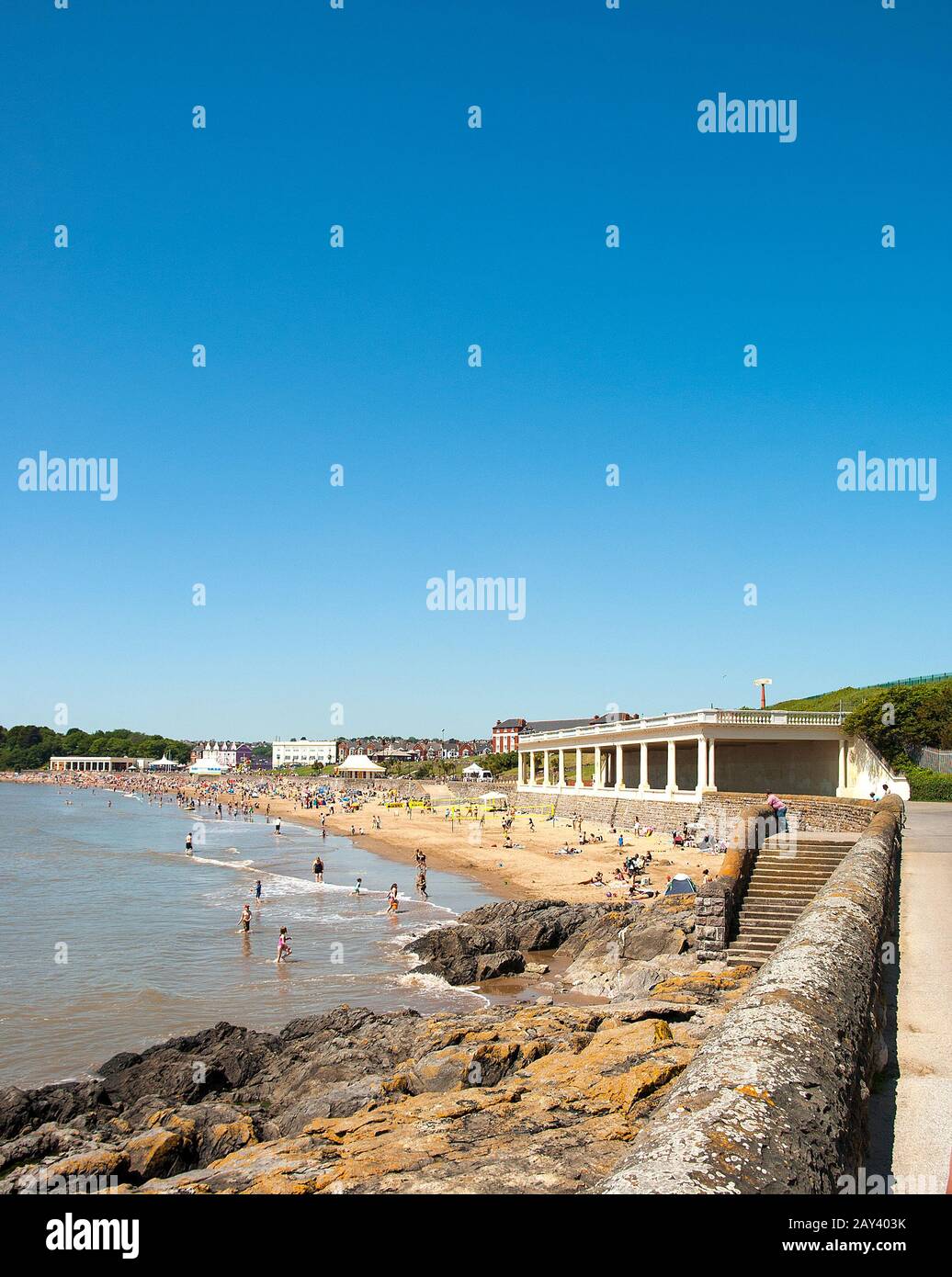 Barry island busy beach hi-res stock photography and images - Alamy