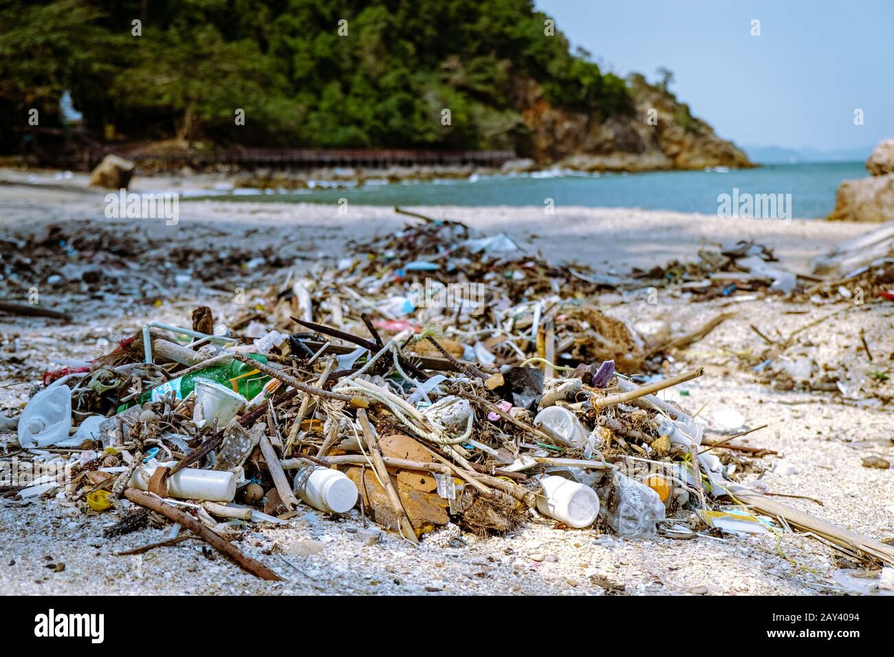 Plastic on the beach of an tropical Island in Thailand Stock Photo - Alamy