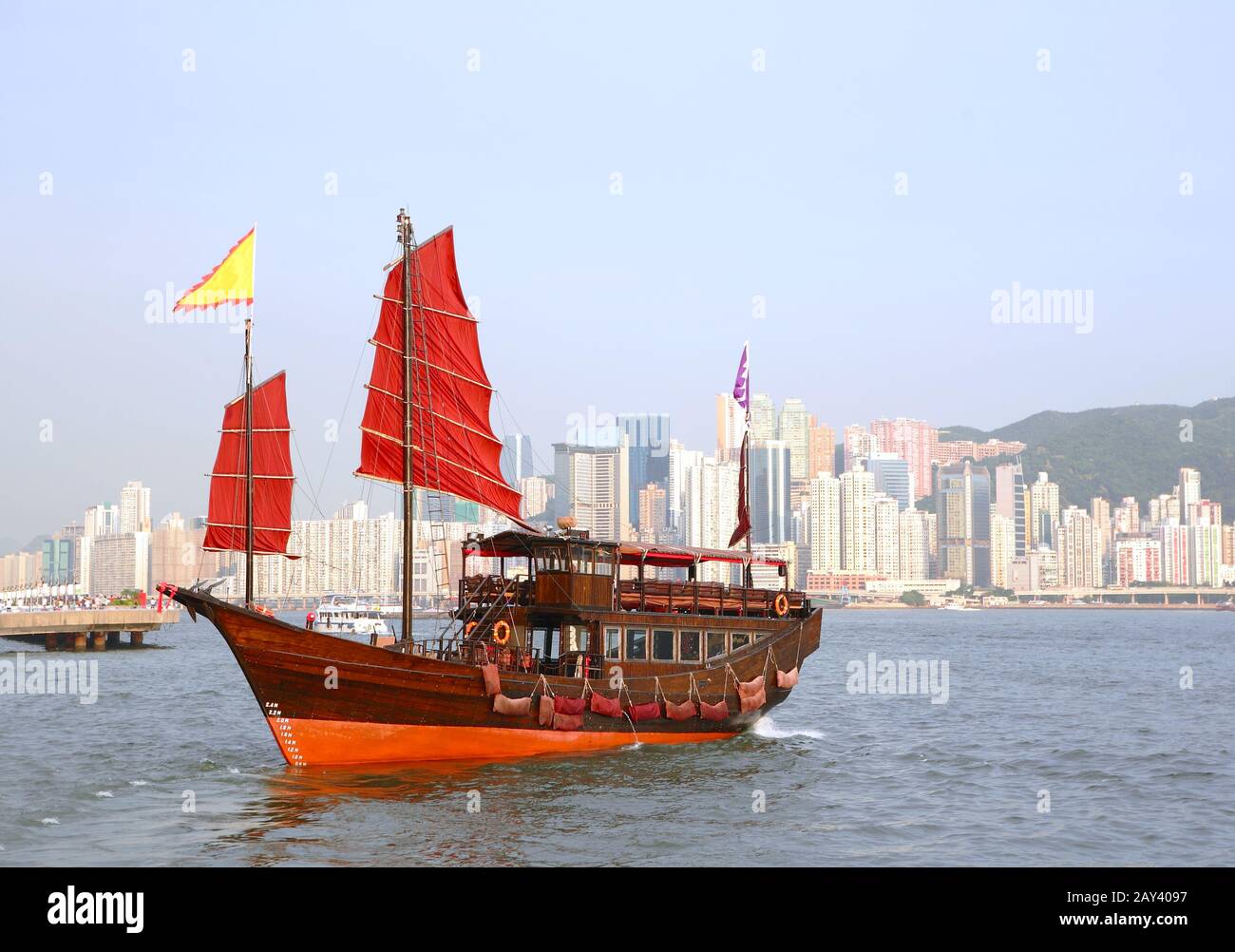 junk boat in Hong Kong Stock Photo - Alamy