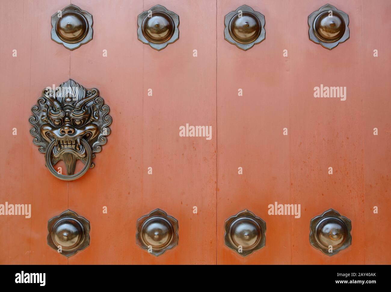 Chinese round door hi-res stock photography and images - Alamy