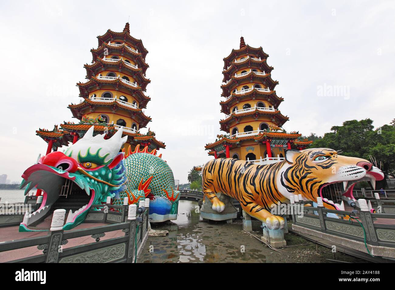 Dragon Tiger Tower Stock Photo - Alamy