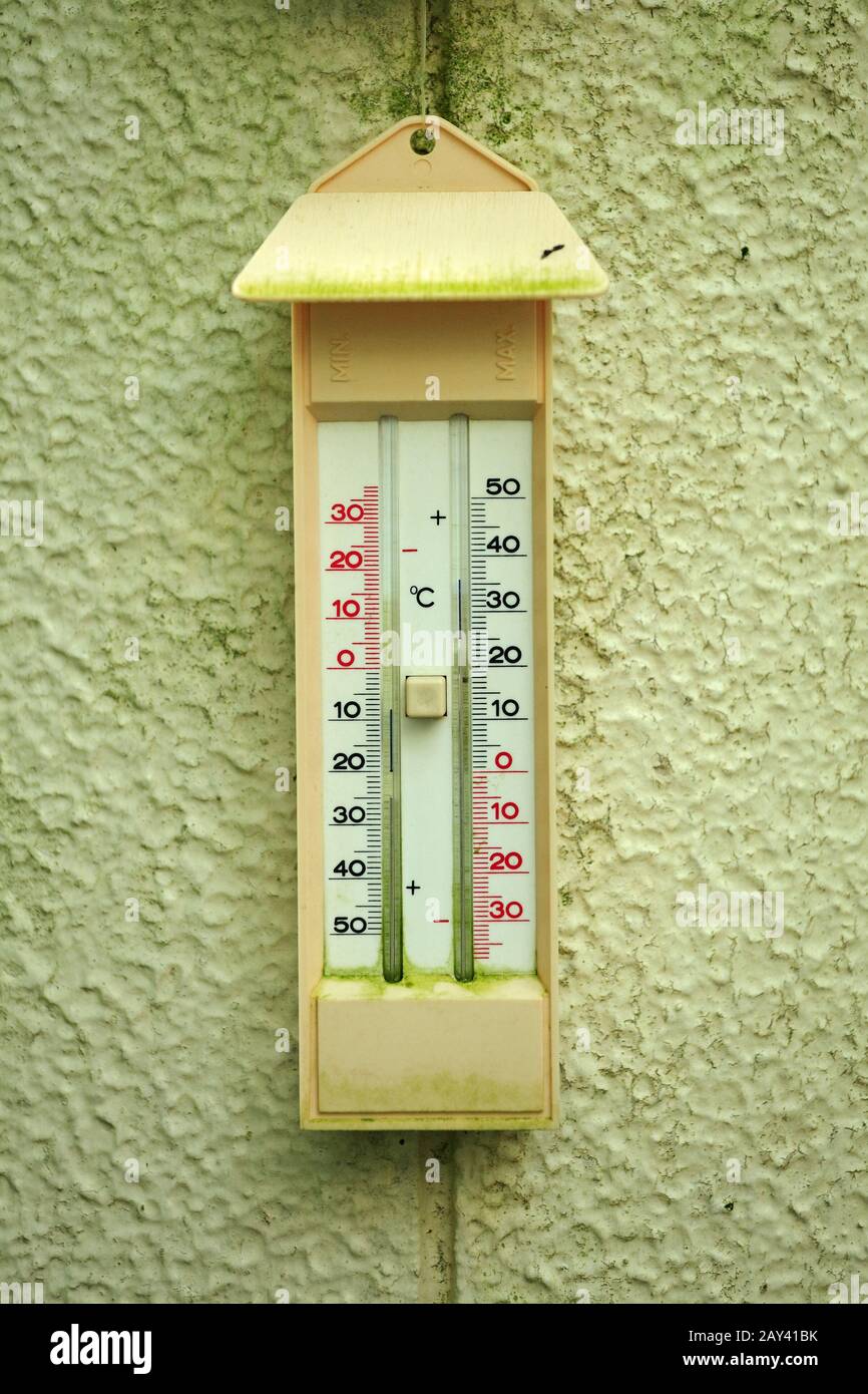 Old mercury thermometer hi-res stock photography and images - Alamy
