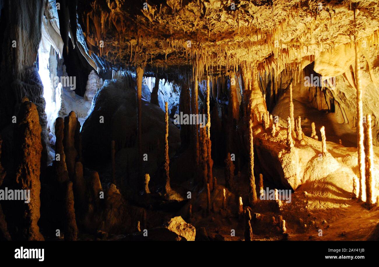 Cave formations hi-res stock photography and images - Alamy