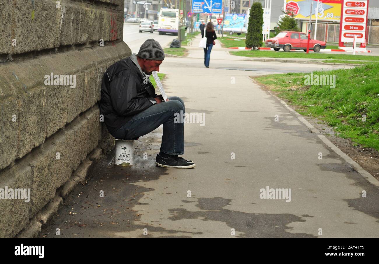 Dirty poor old man hi-res stock photography and images - Alamy