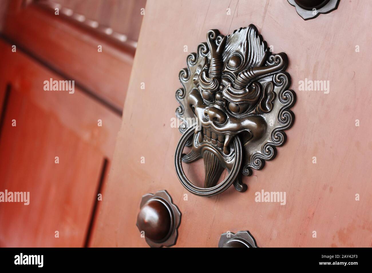 lion door lock Stock Photo - Alamy