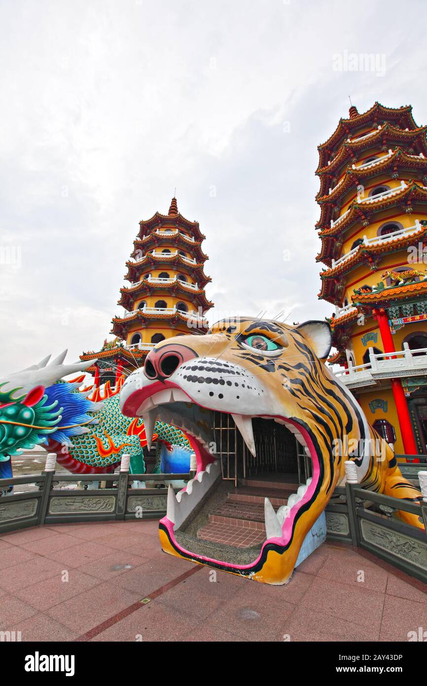 Dragon Tiger Tower in Taiwan Stock Photo - Alamy