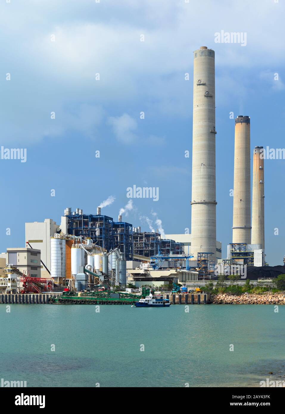 Commercial power plant hi-res stock photography and images - Alamy