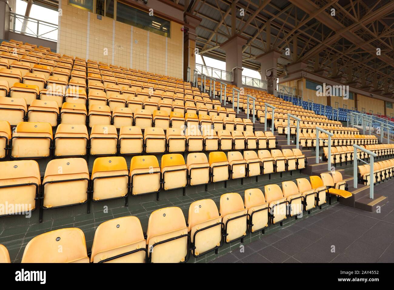 empty stadium seat Stock Photo - Alamy