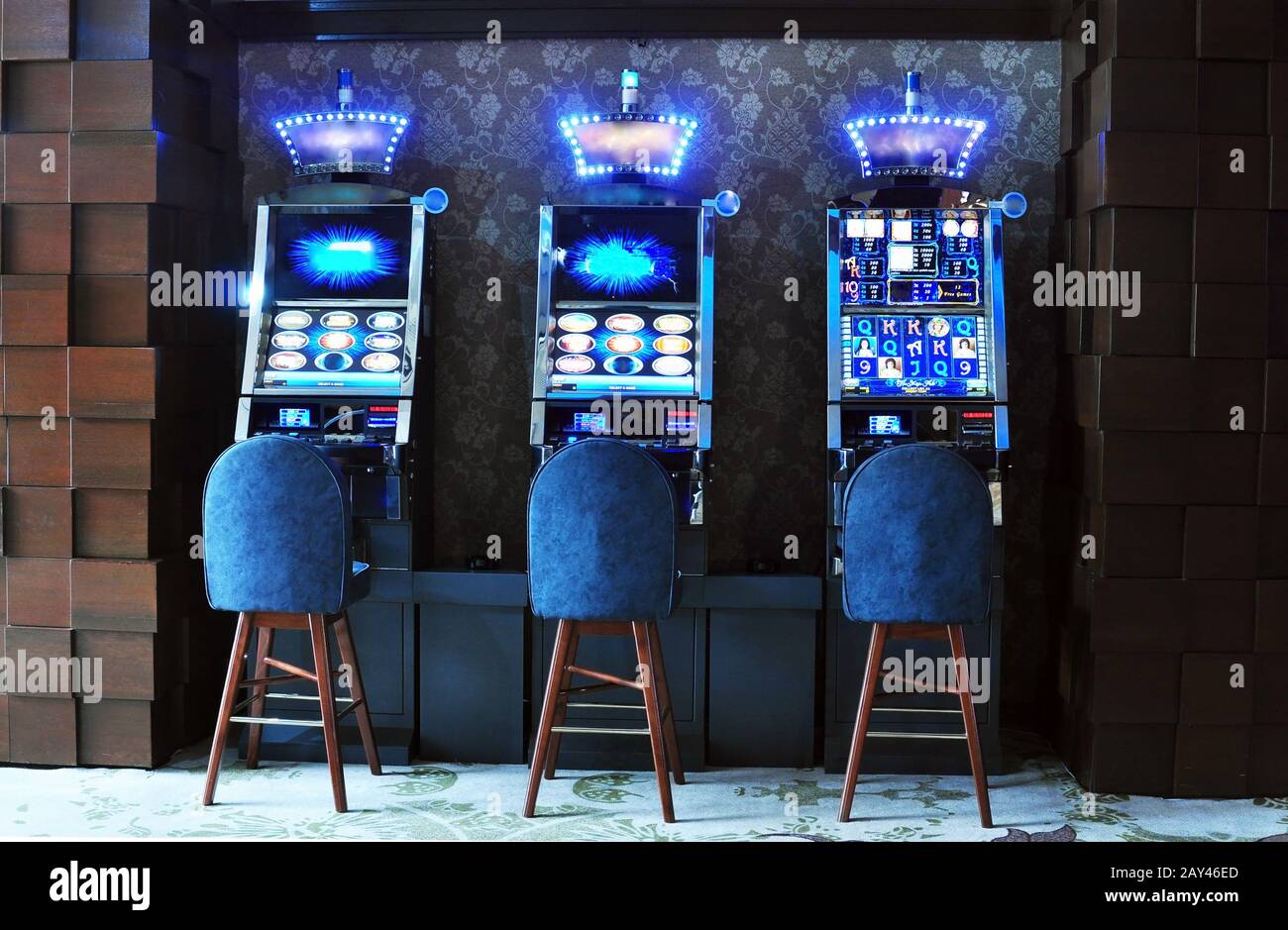 Slot machines win hi-res stock photography and images - Alamy