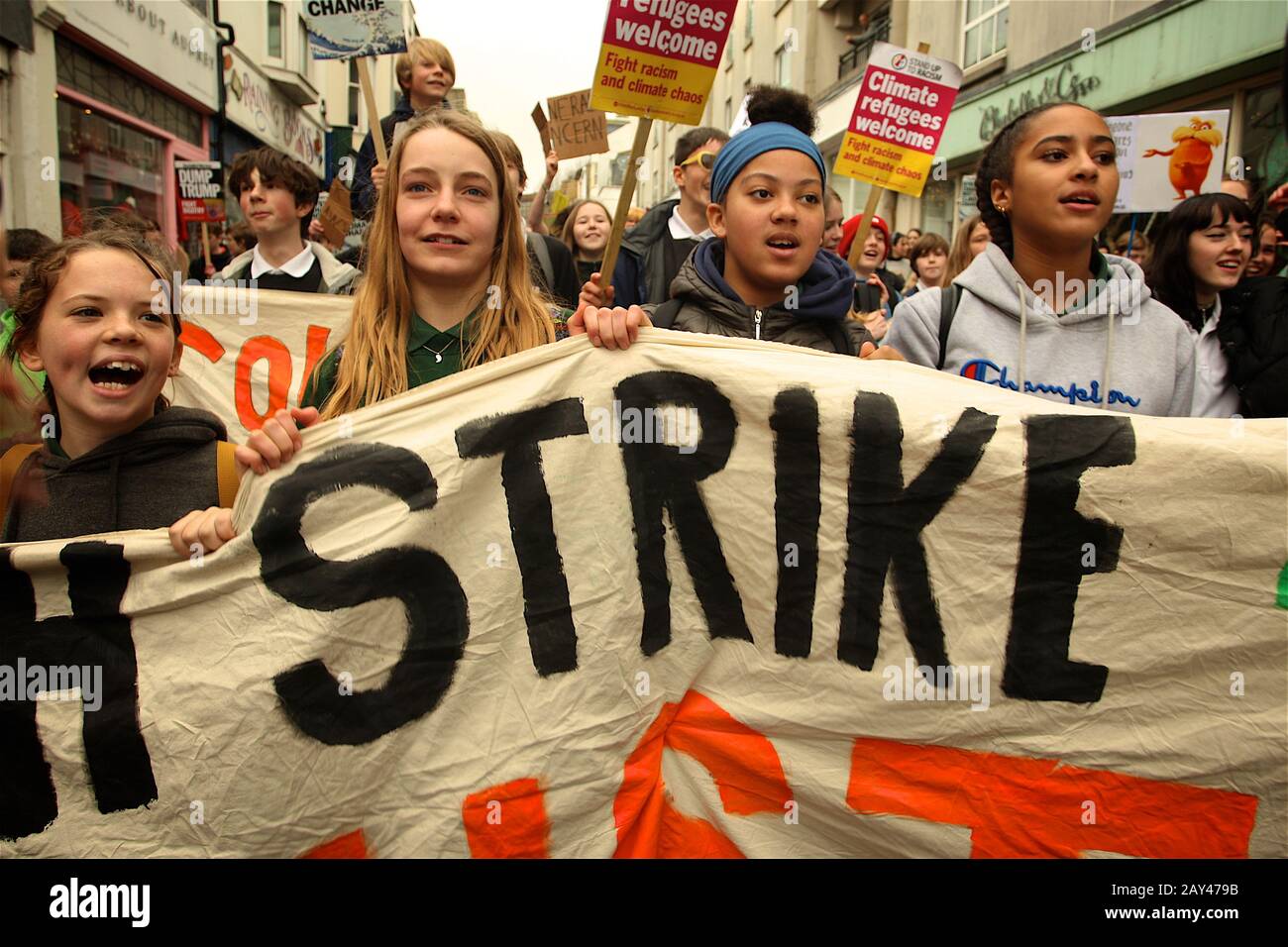 Brighton, UK, 14th February 2020, Hundreds of school children go on ...