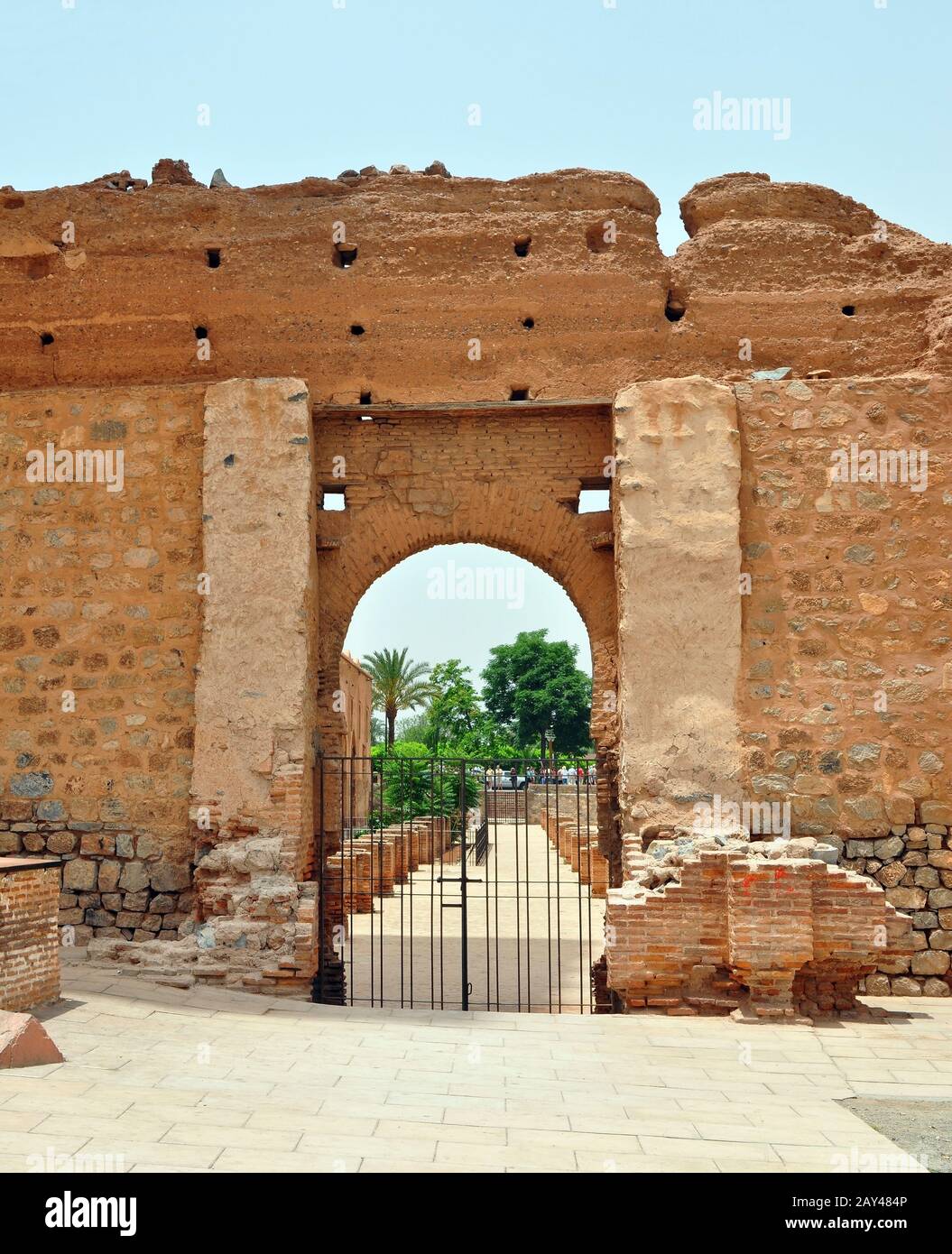 Mosque gate hi-res stock photography and images - Alamy