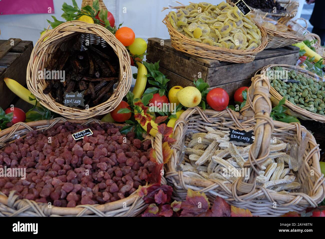 Dried fruit bazaar market hi-res stock photography and images - Alamy