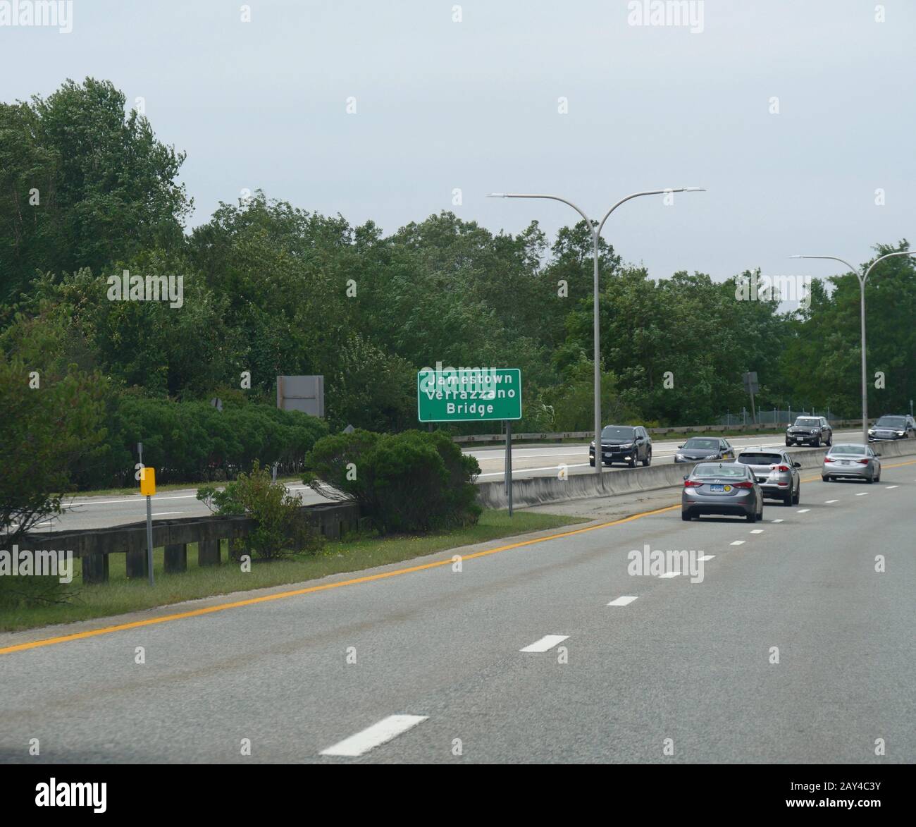 Jamestown, Rhode Island-September 2017: Light traffic on the road with ...