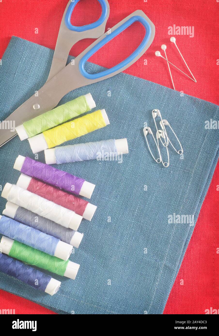 Assorted string twine thread string hi-res stock photography and images ...