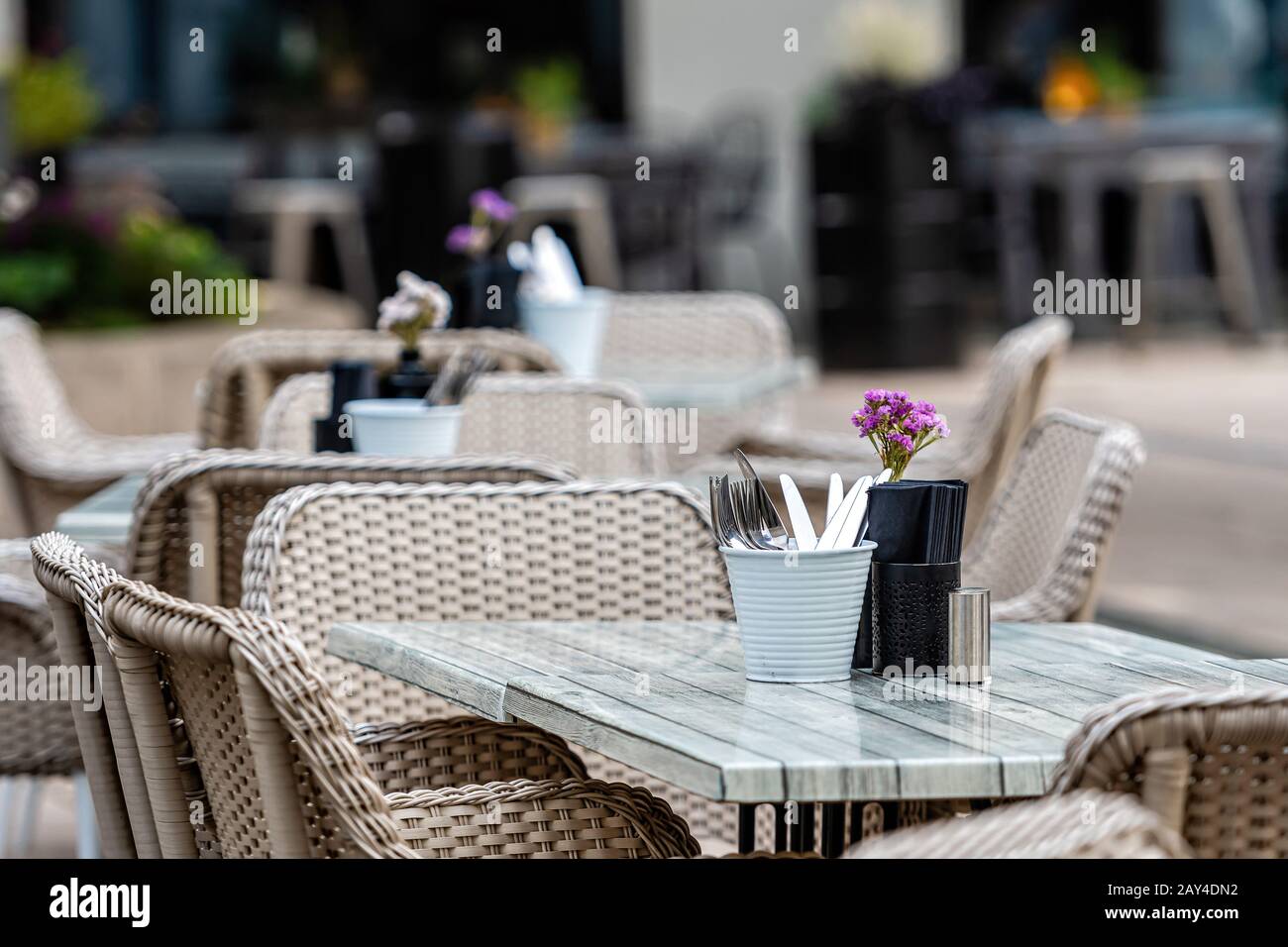 Empty cafeteria hi-res stock photography and images - Alamy