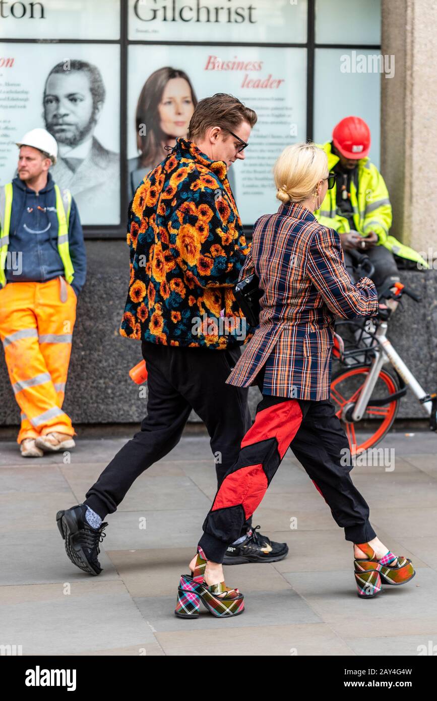 Female walking fashion show hi-res stock photography and images - Alamy