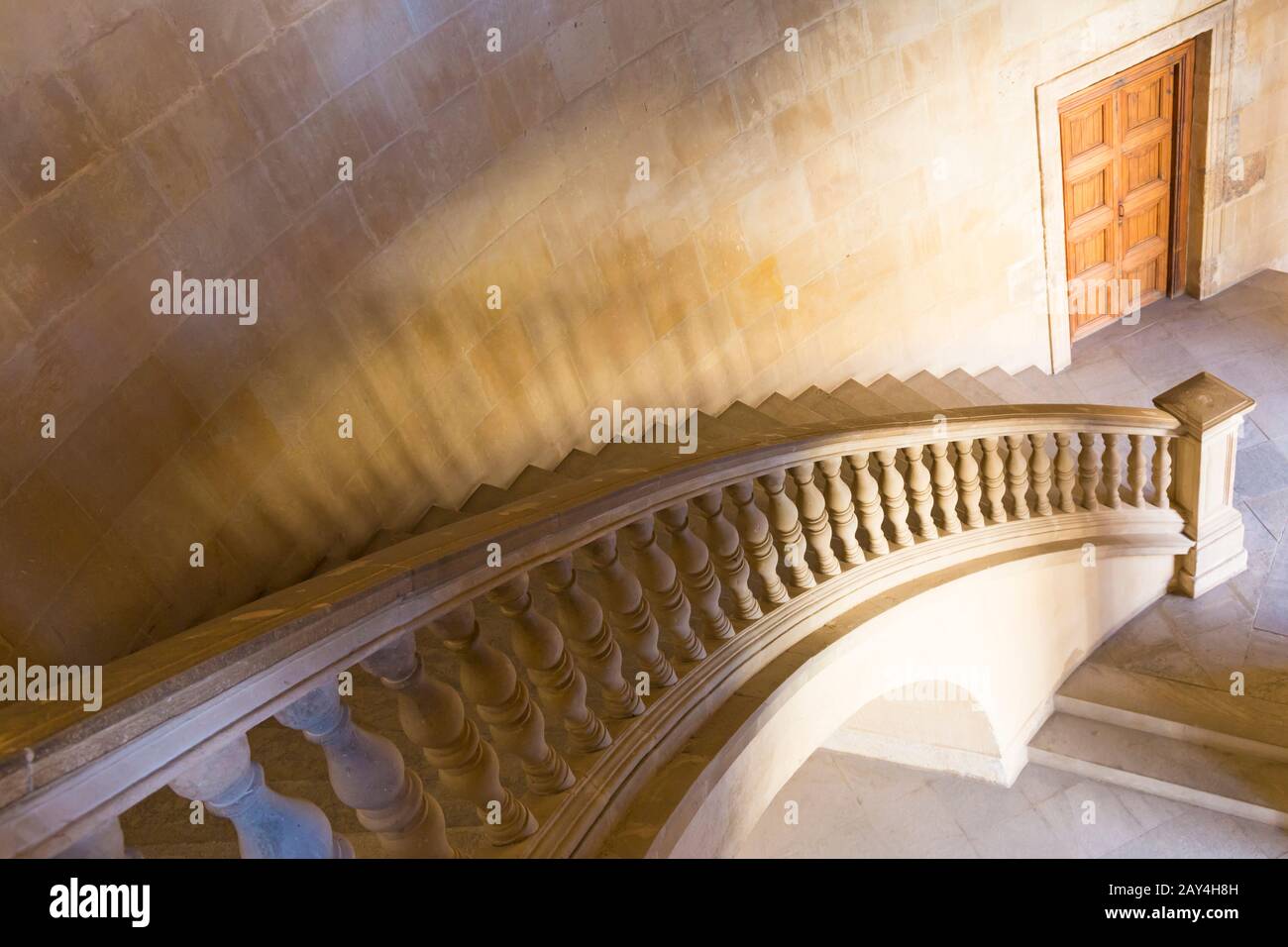 Sweeping staircase hi-res stock photography and images - Alamy