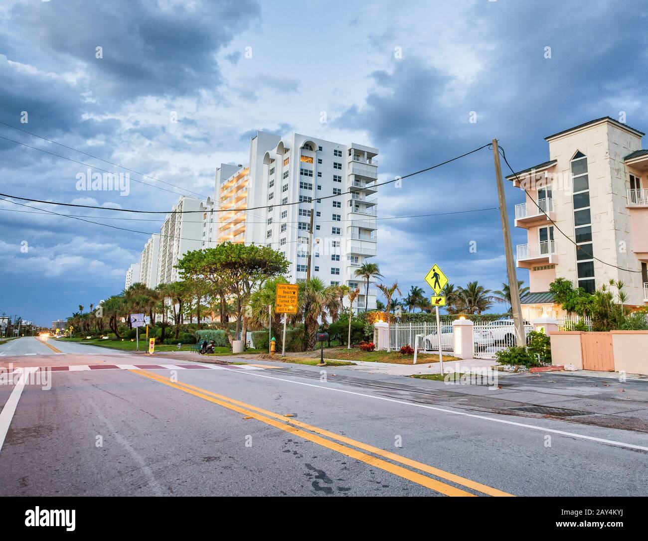 Buildings around South Inlet Park, Boca Raton - Florida Stock Photo - Alamy