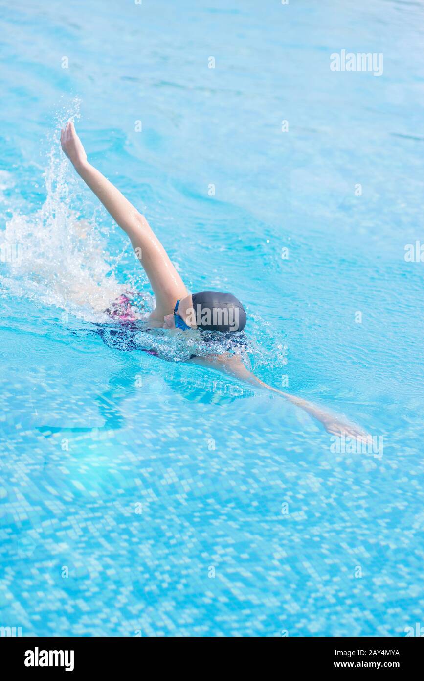 Champion female swimmer hi-res stock photography and images - Alamy
