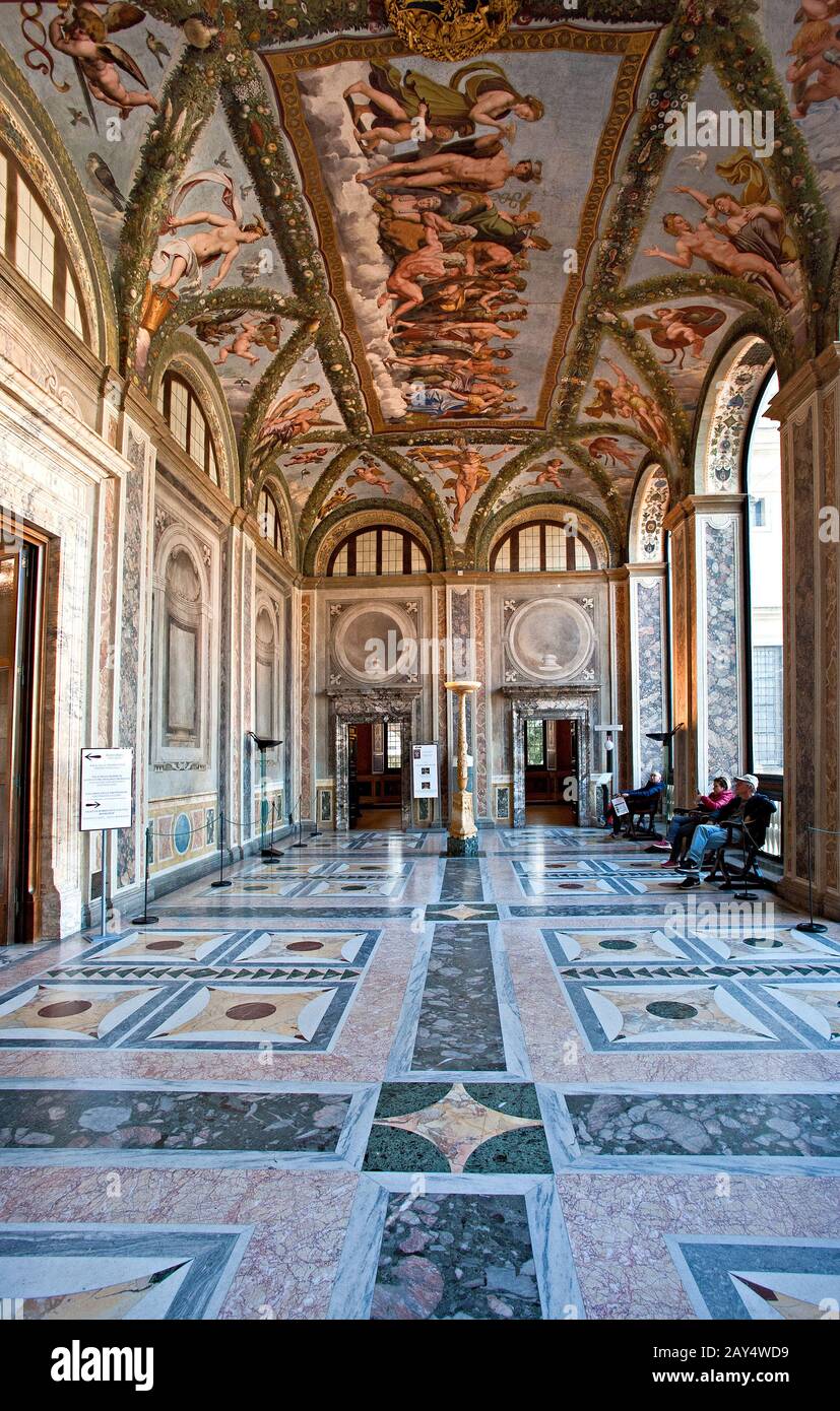 Villa farnesina roma affreschi hi-res stock photography and images - Alamy