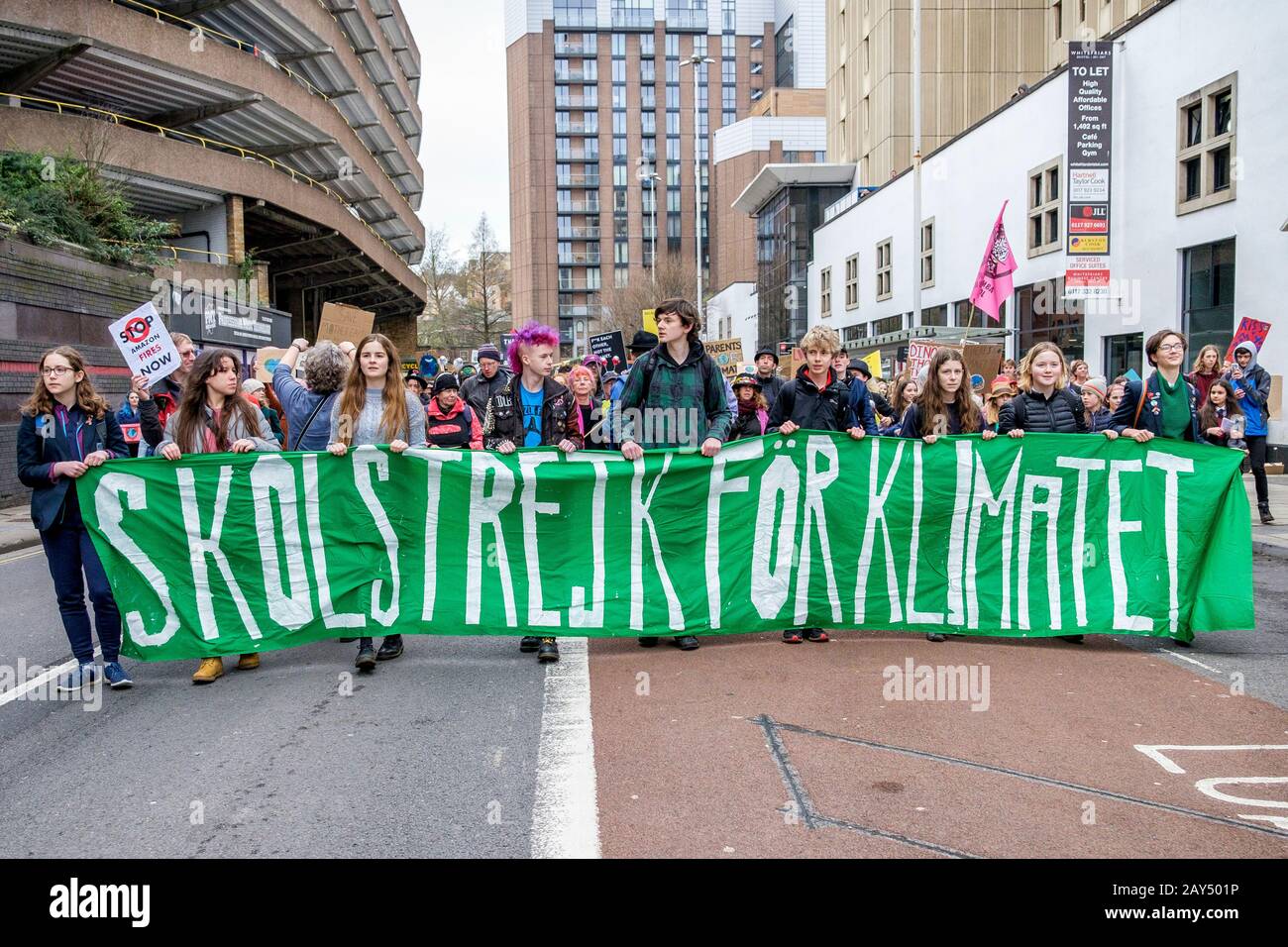 School children protesting hi-res stock photography and images - Alamy