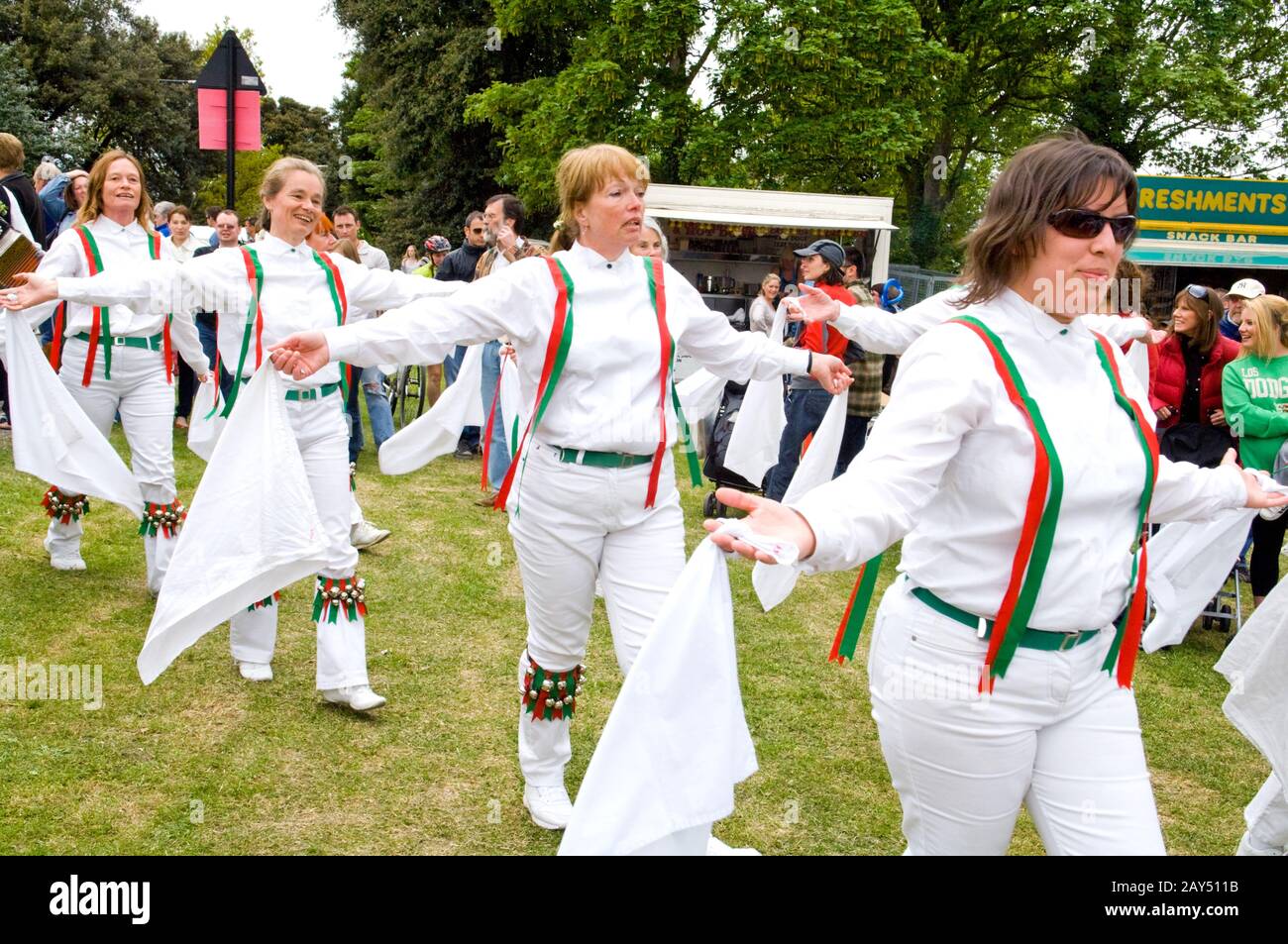 English folk dance hi-res stock photography and images - Alamy