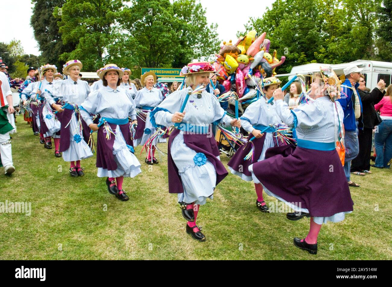 English Folk Dance High Resolution Stock Photography and Images - Alamy