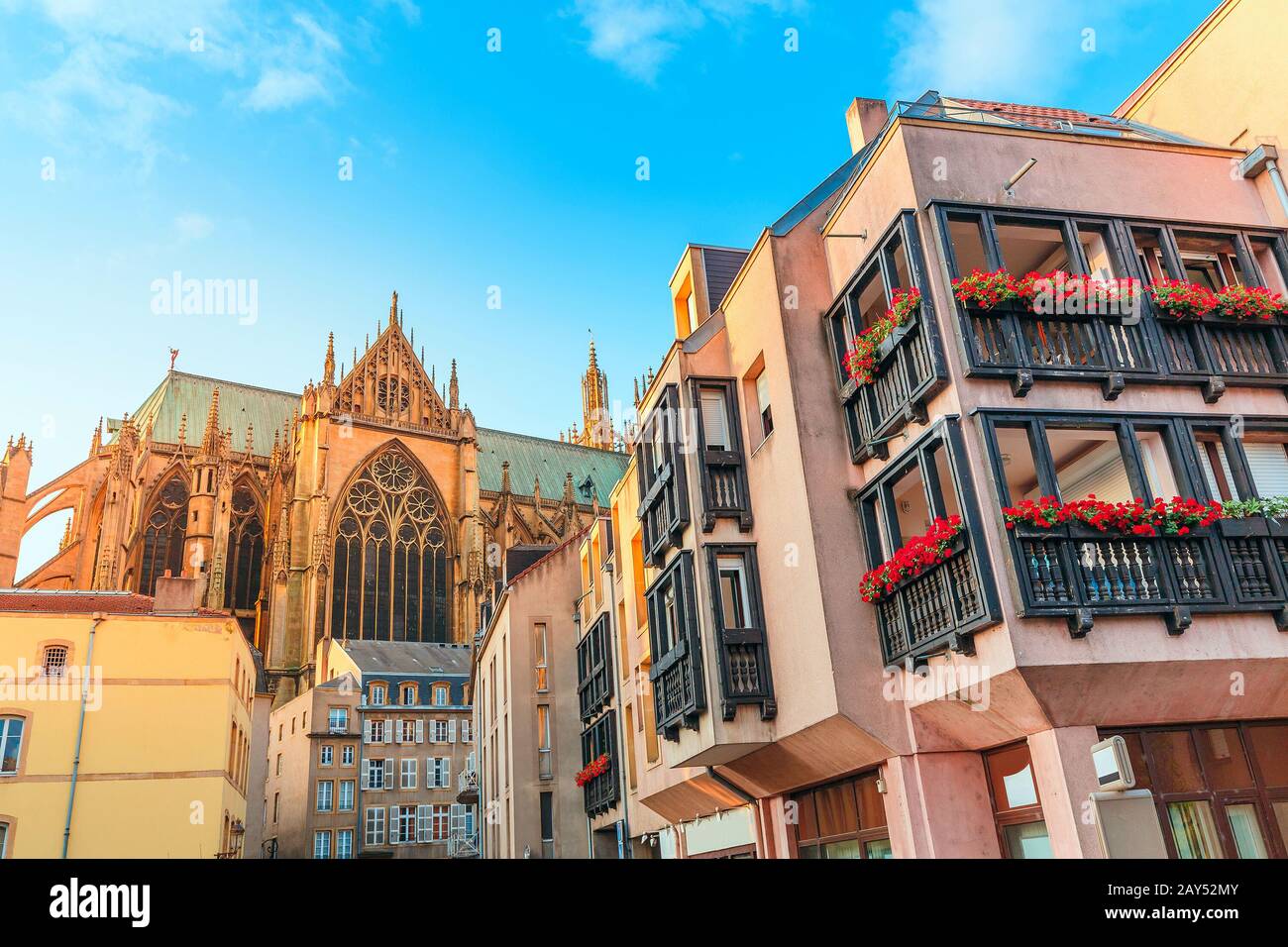 Cityscape scenic view of Saint Stephen Cathedrla in Metz city at ...