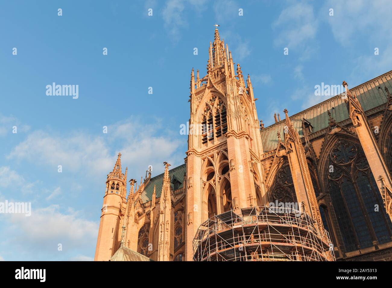 Cityscape scenic view of Saint Stephen Cathedrla in Metz city at ...