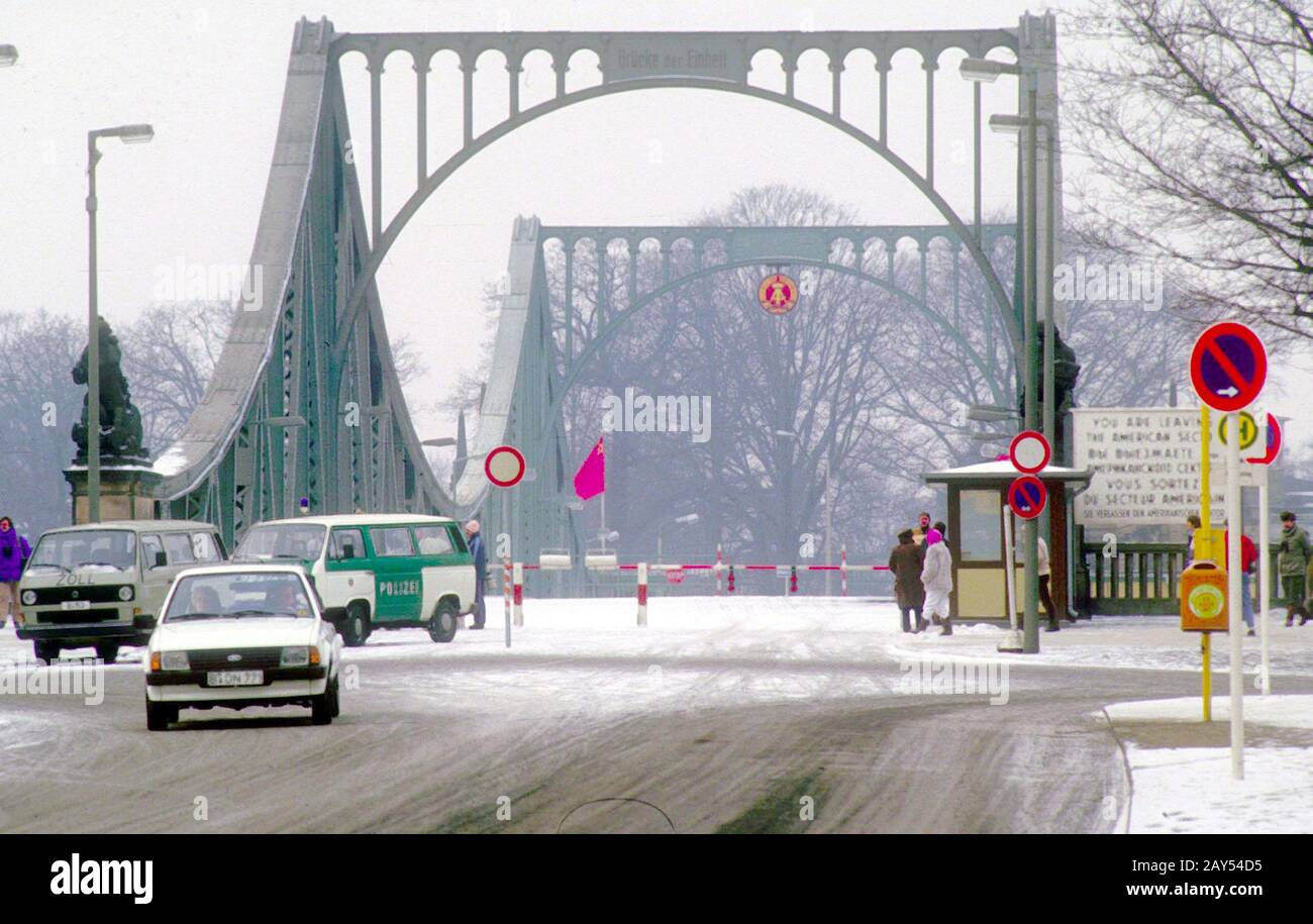 Agent exchange on the Glienicke Bridge - Cold War Wolfgang Vogel: Agent ...