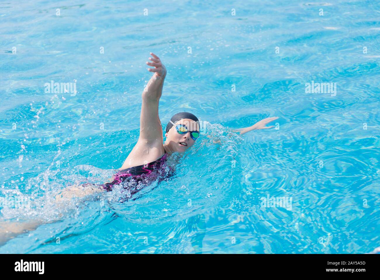 Female Swimmer Front Crawl High Resolution Stock Photography and Images ...