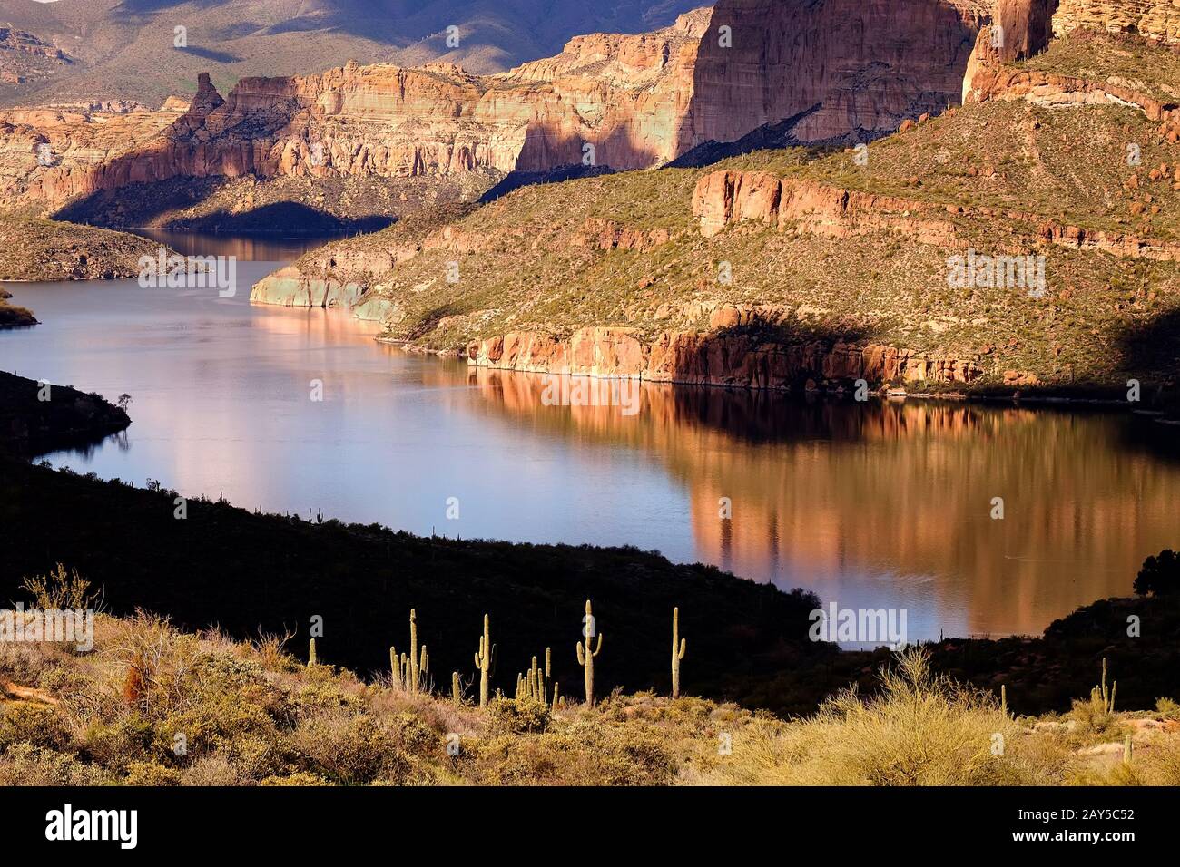 Apache Lake is one of four reservoirs along the Salt River in central ...