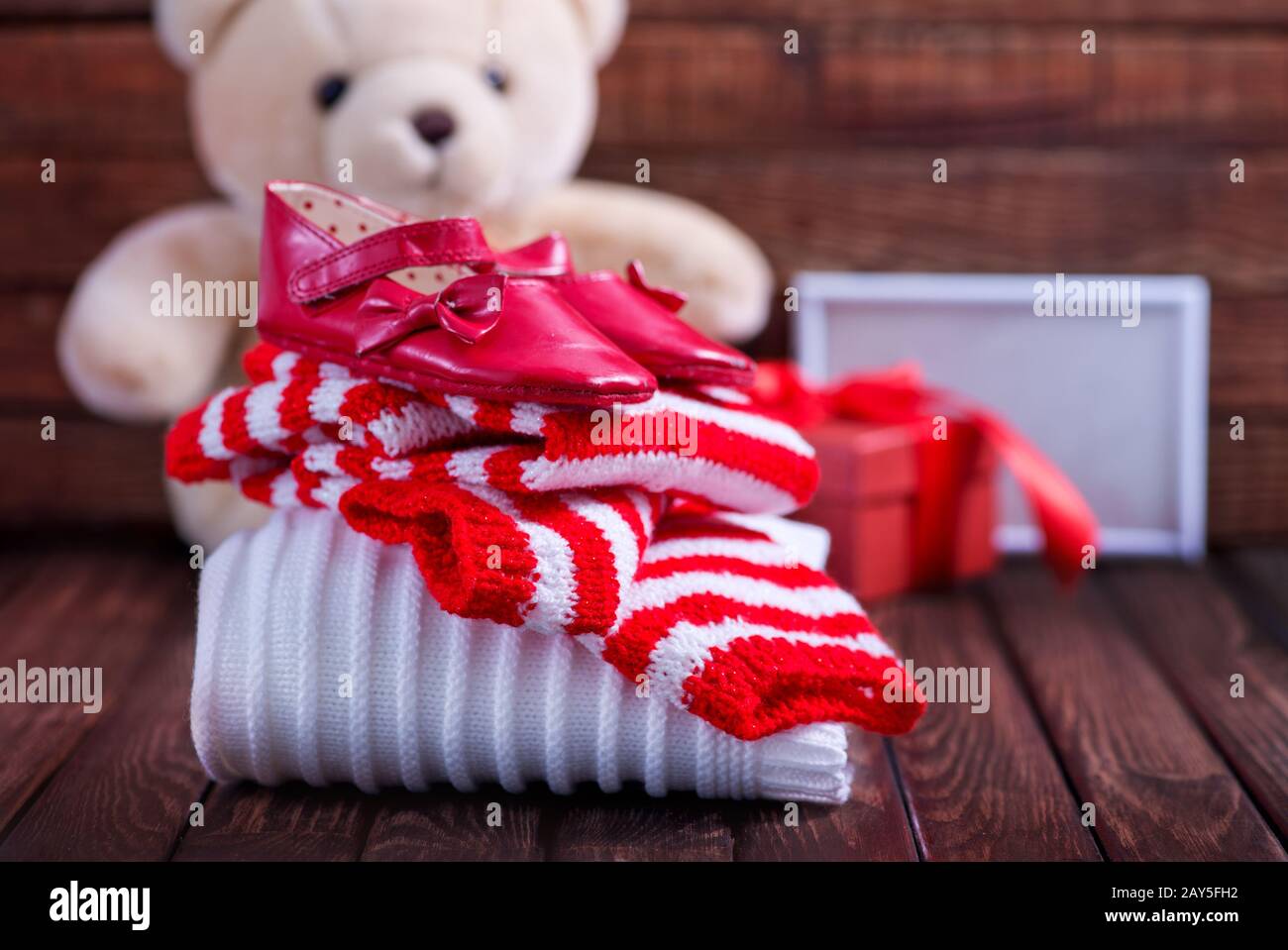 Stack clean kid clothes hi-res stock photography and images - Alamy