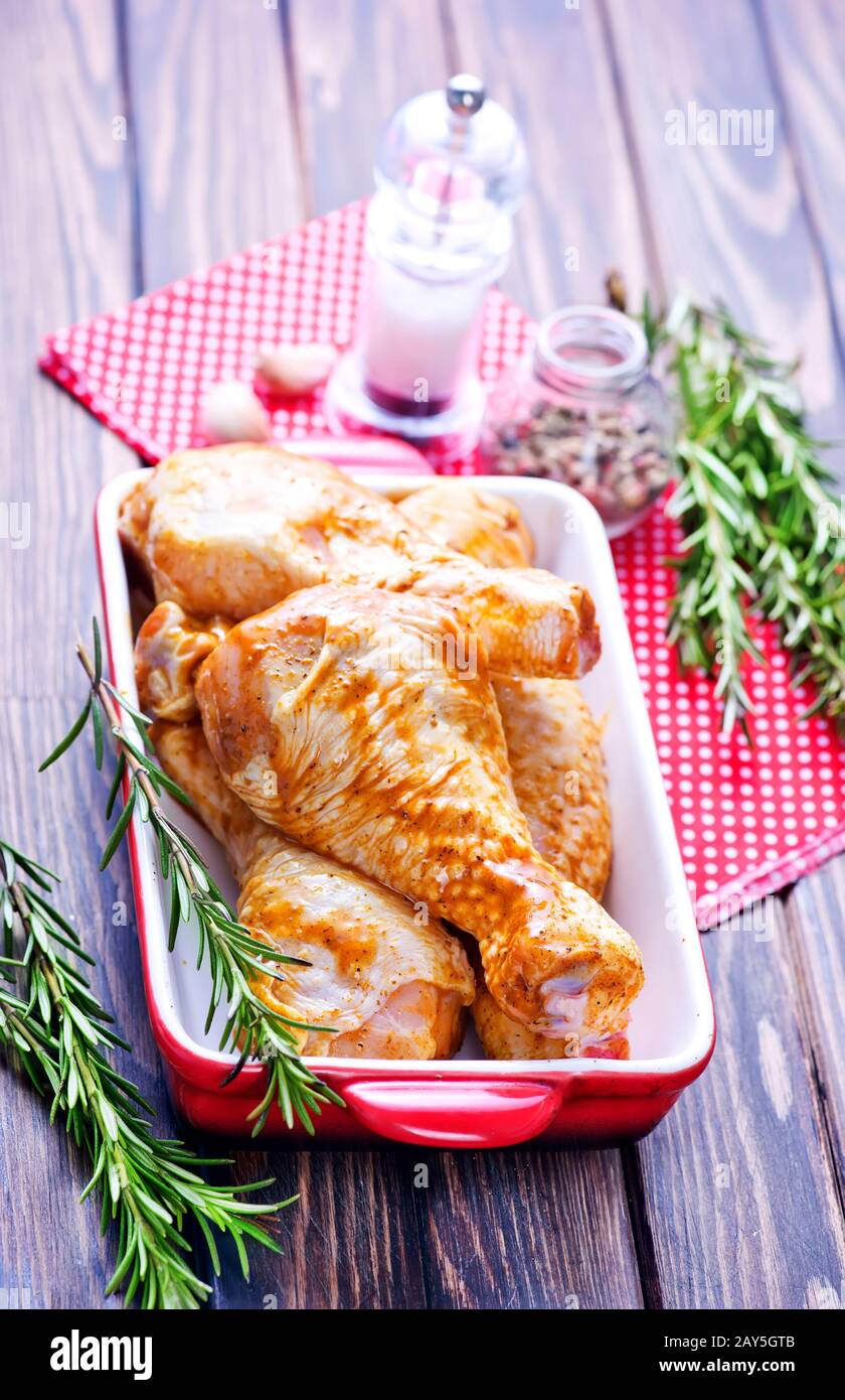 Raw chicken legs background hi-res stock photography and images - Alamy