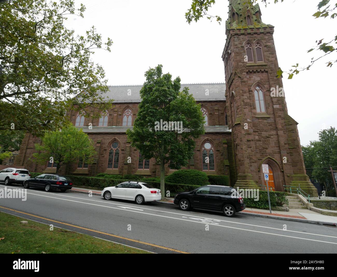 St marys church newport hi-res stock photography and images - Alamy
