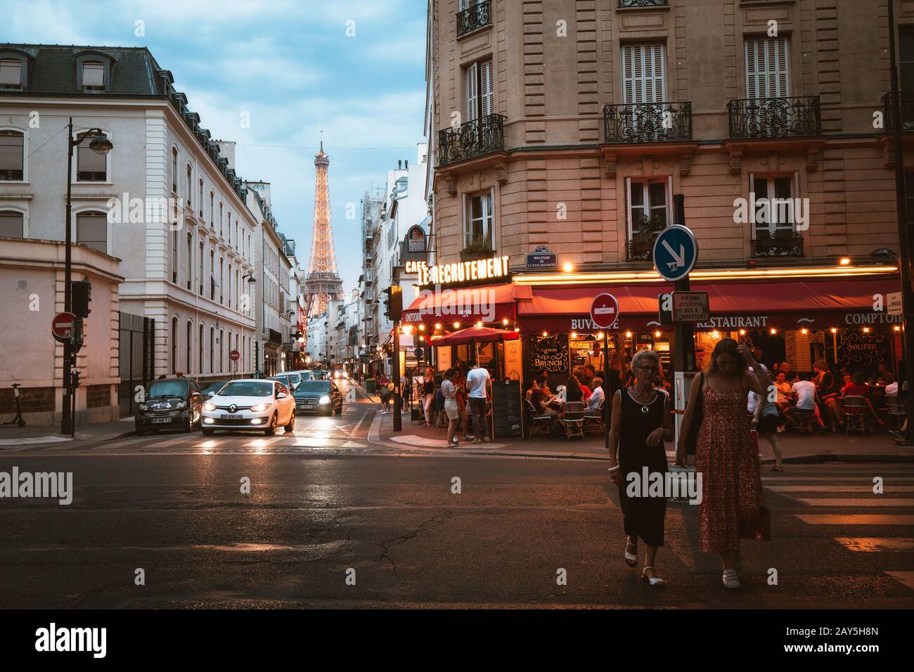 Paris Street Cafe Wallpaper