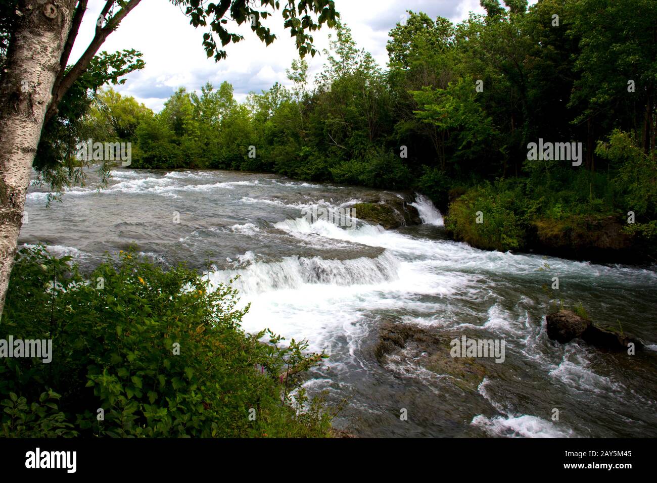 Niagara falls niagara river goat hi-res stock photography and images ...