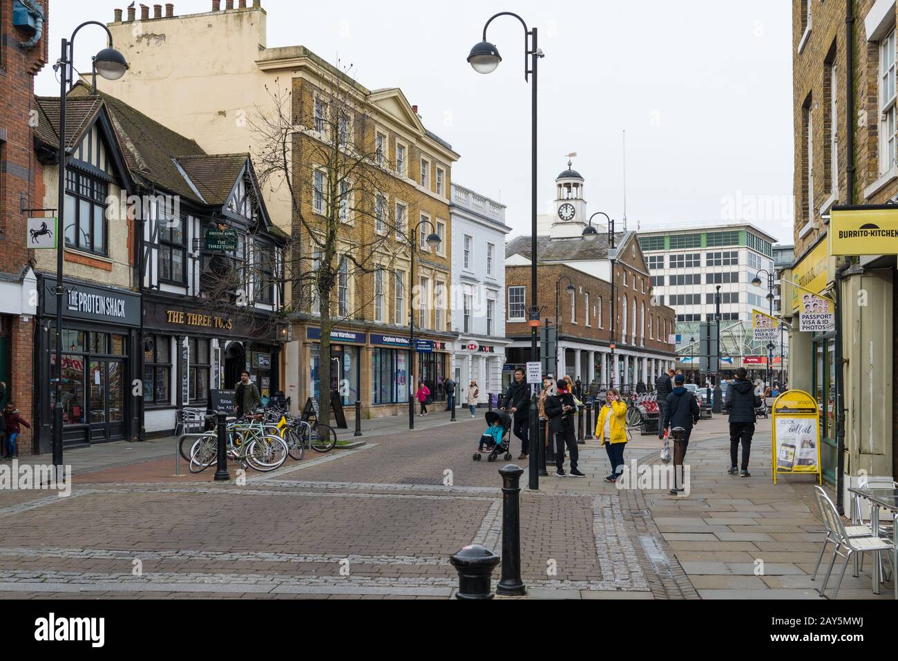 Uxbridge town centre hi-res stock photography and images - Alamy