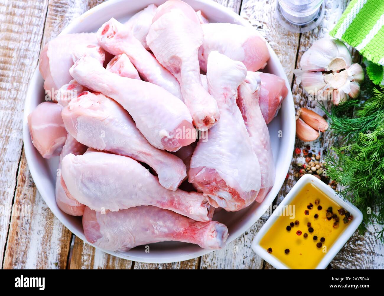 raw chicken legs Stock Photo - Alamy