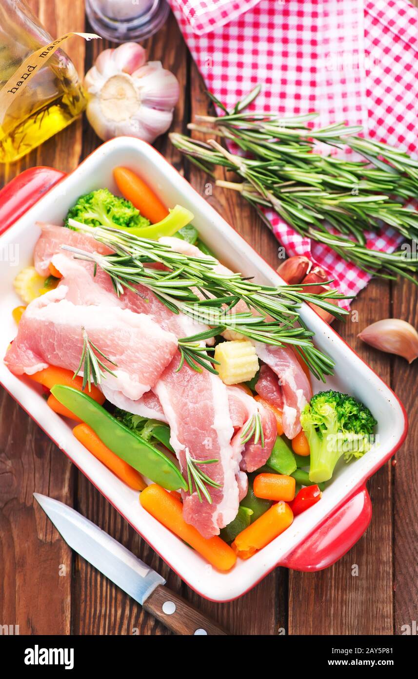 raw meat with vegetables Stock Photo - Alamy